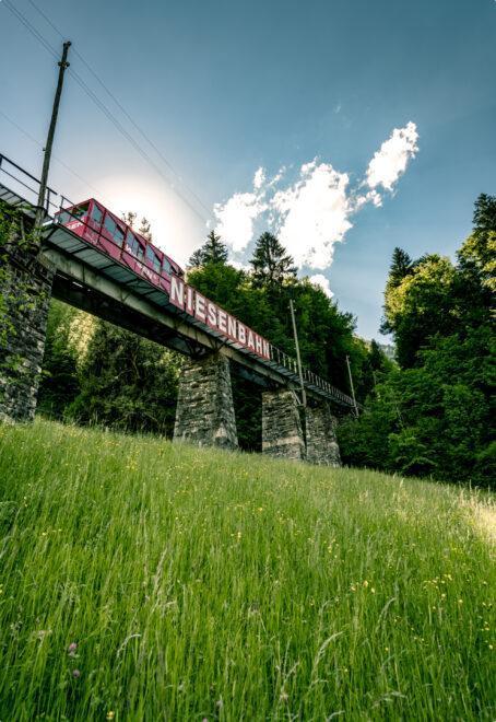 Niesenbahn | In 30 Minuten auf dem Niesen
